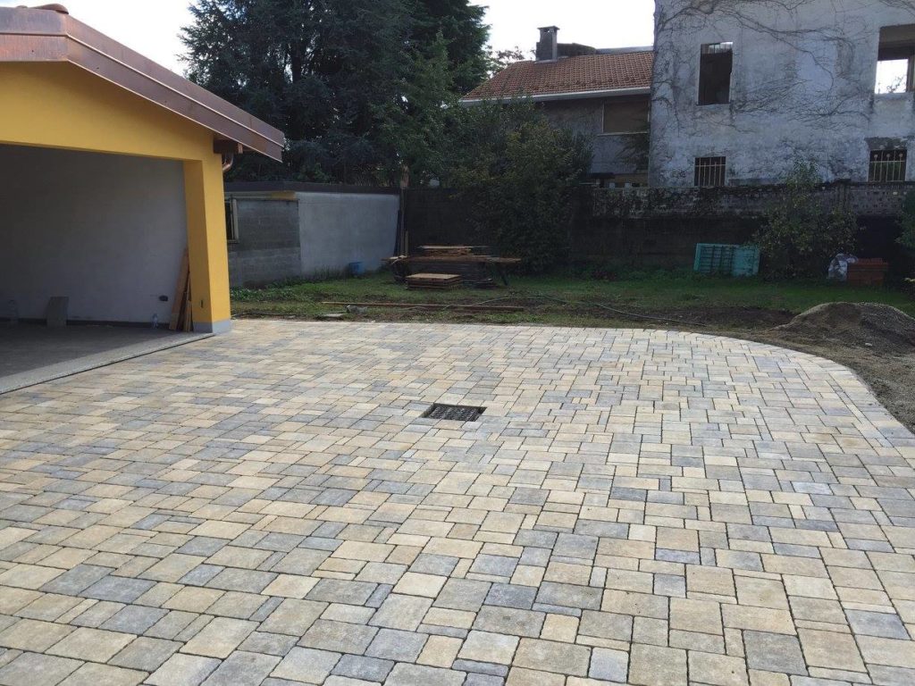 Posa autobloccanti per esterno - Galliscavi